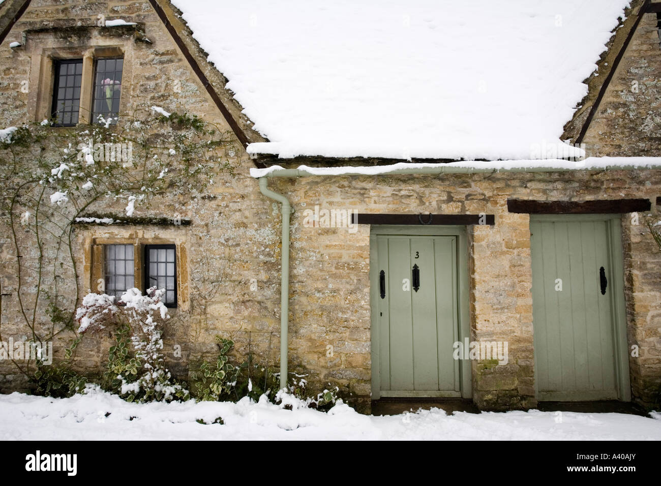 Cotswolds bibury winter snow hi-res stock photography and images - Alamy