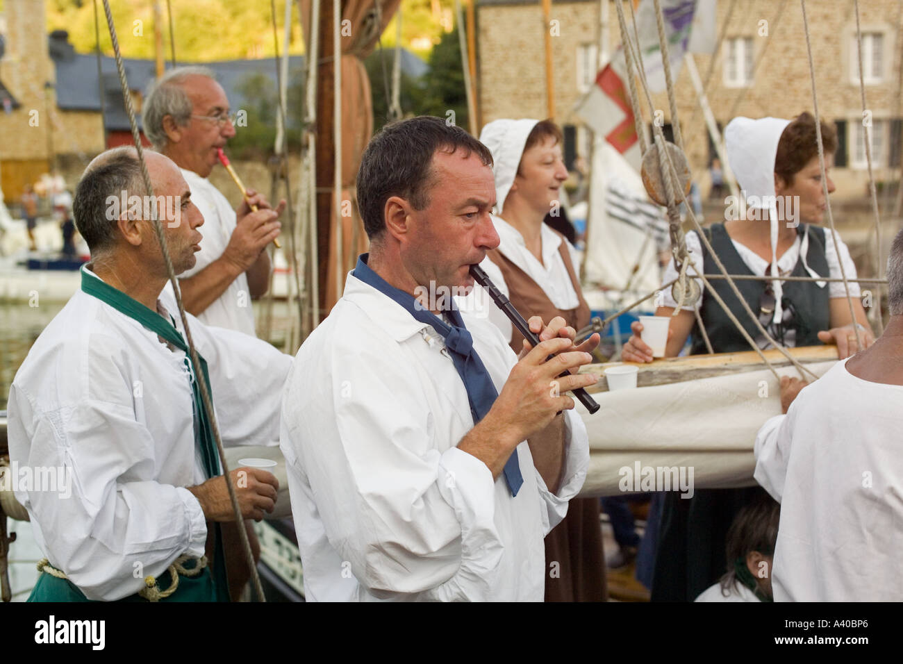 Group singer musician hi-res stock photography and images - Alamy