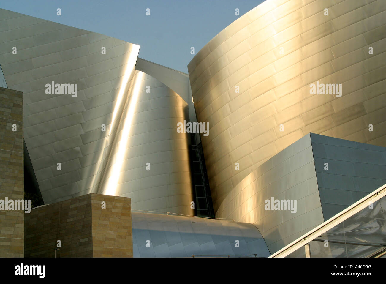 the new Los Angeles Philharmonic Walt Disney Concert Hall Stock Photo ...