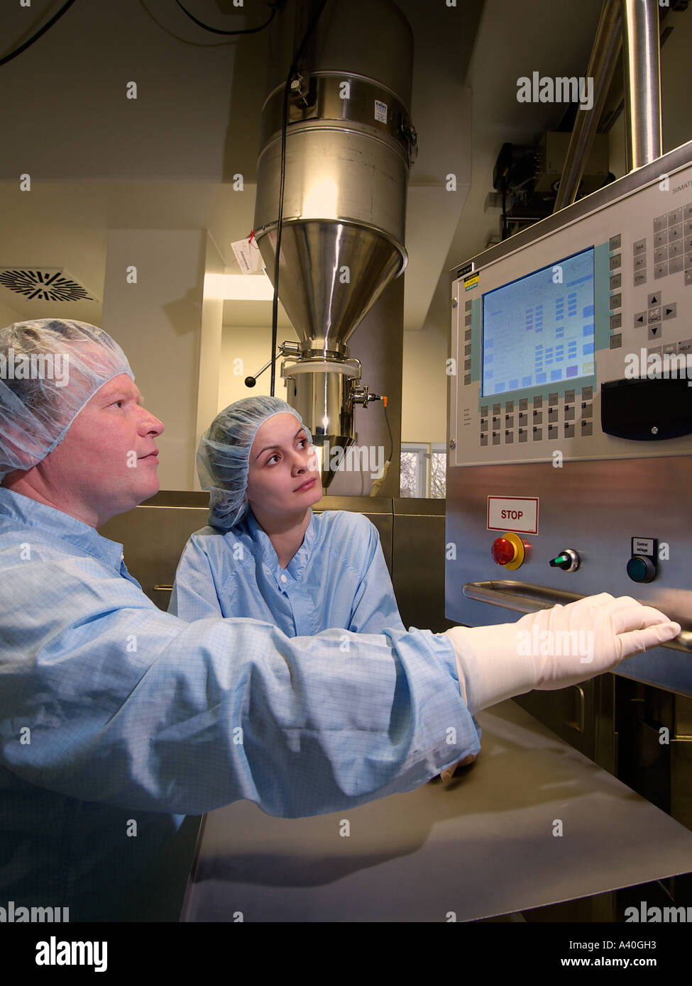 Cleanroom suit hi-res stock photography and images - Alamy