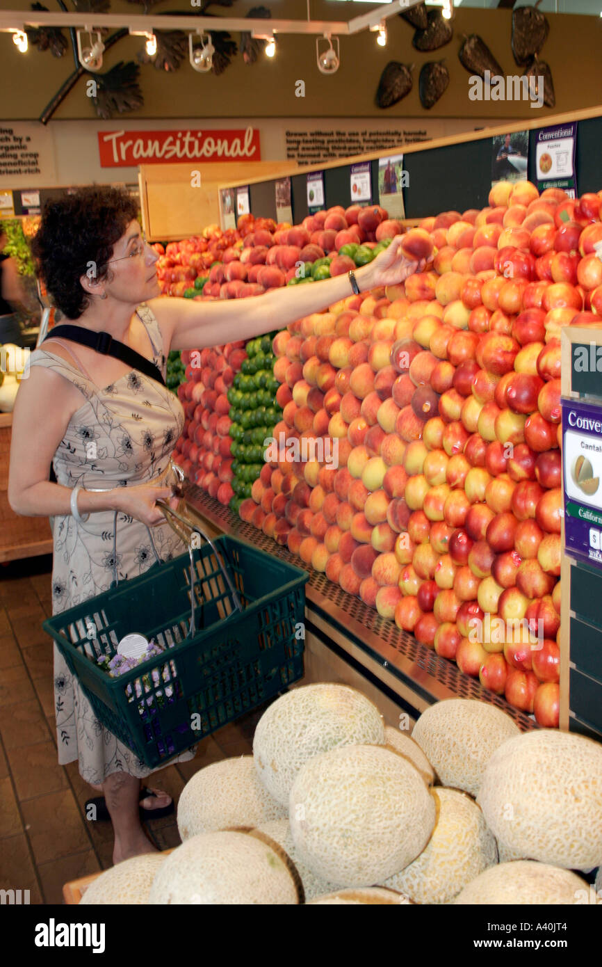 Supermarket fruit hi-res stock photography and images - Alamy