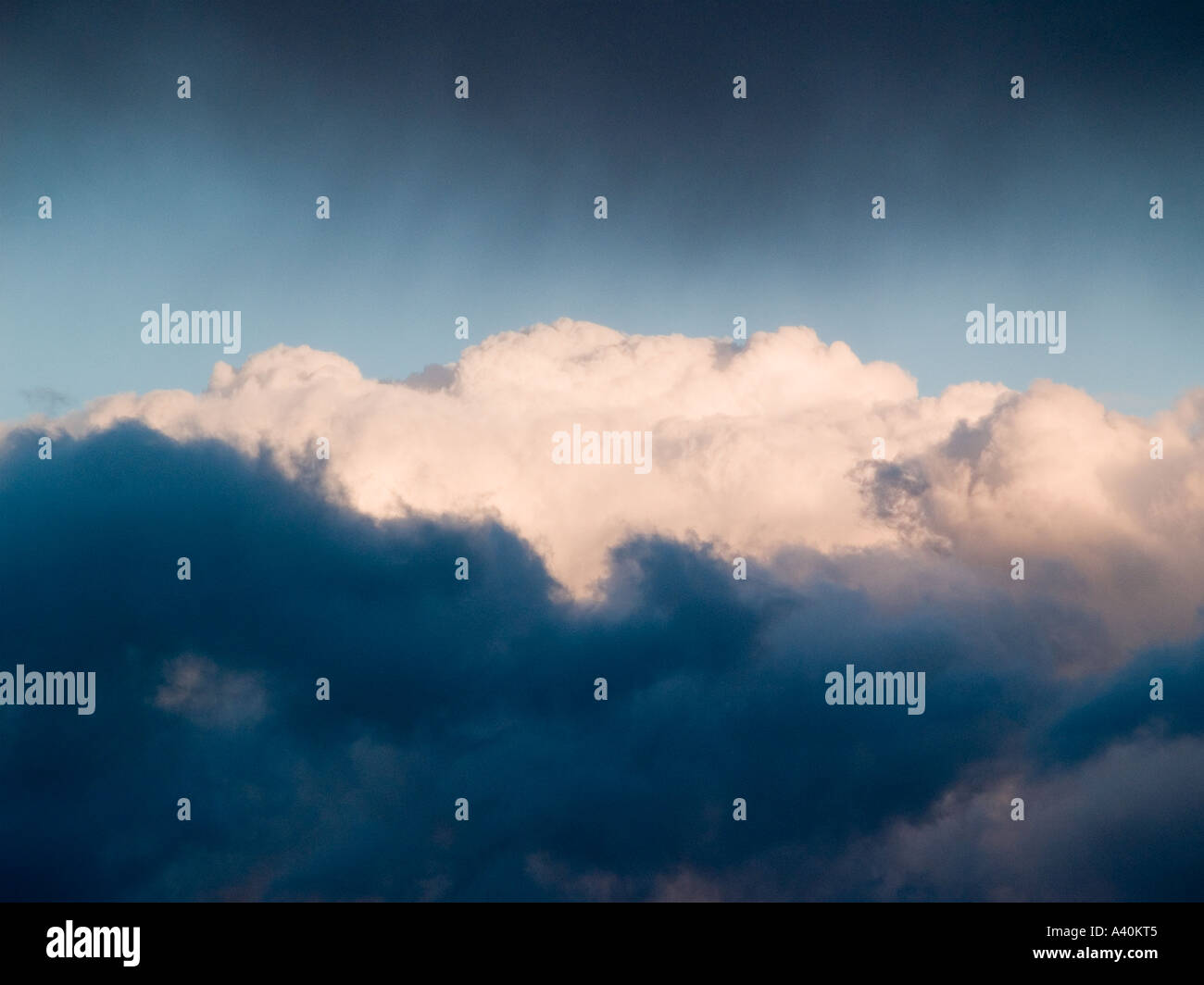 Gathering storm hi-res stock photography and images - Alamy