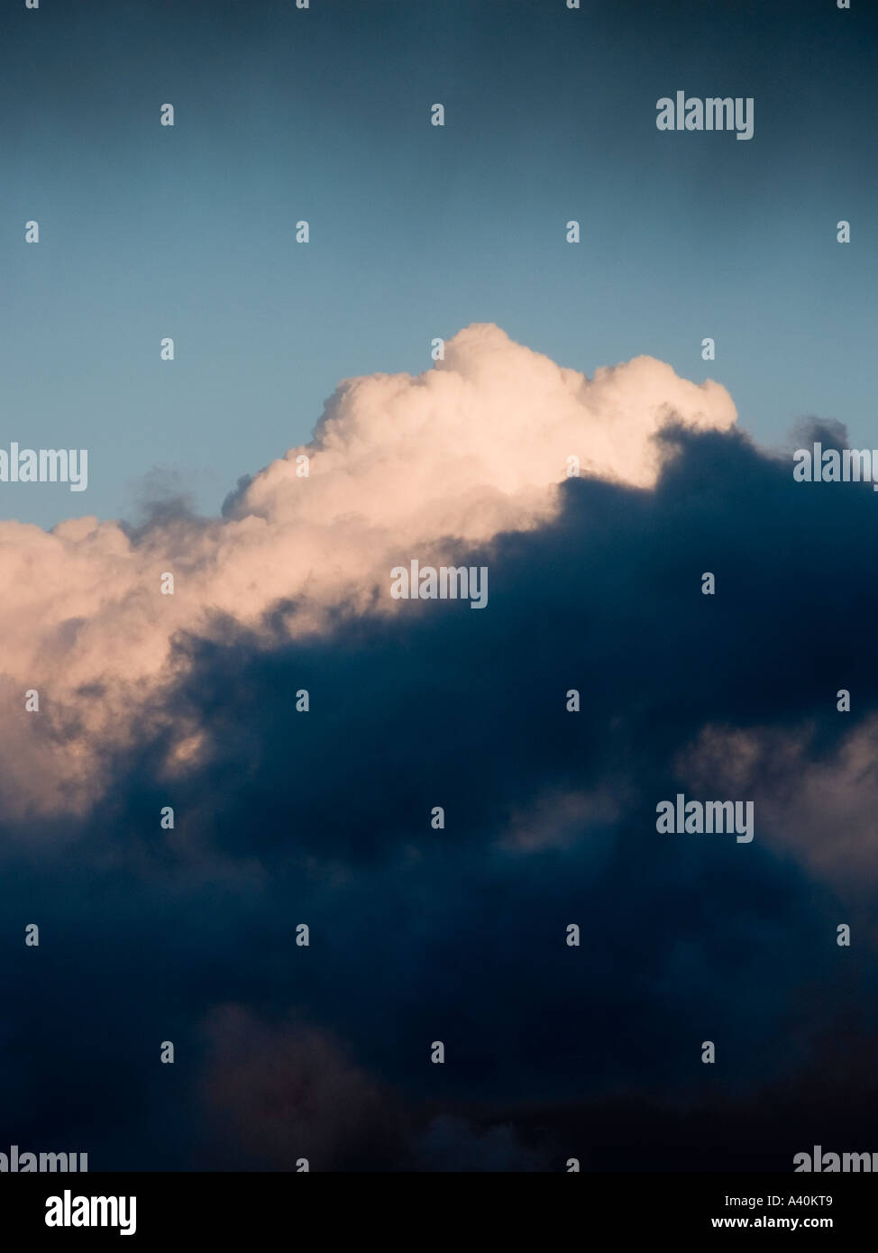 Gathering storm hi-res stock photography and images - Alamy