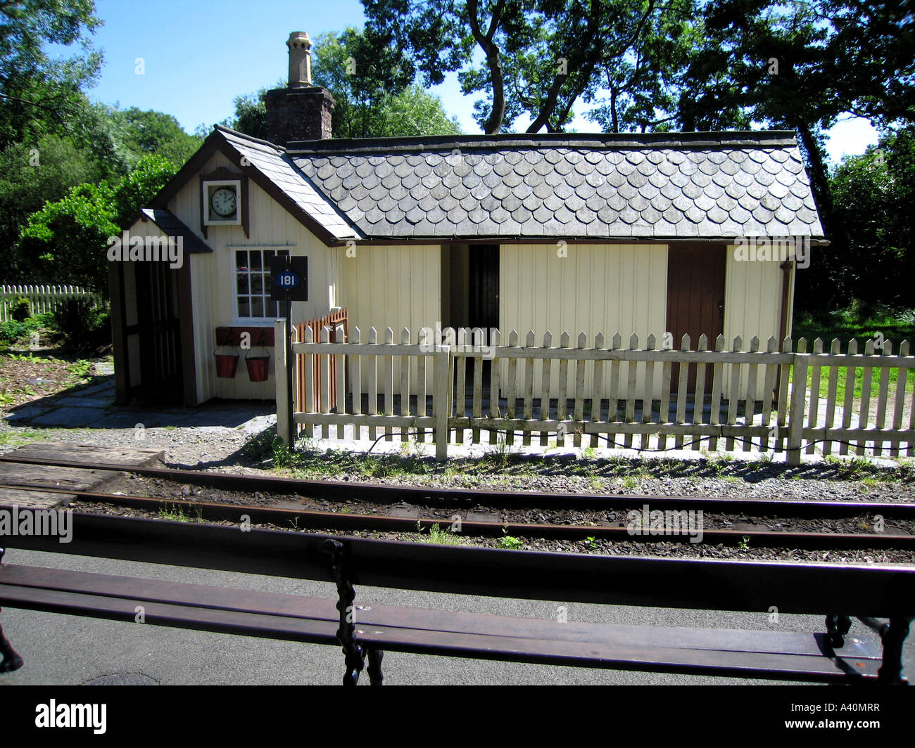 Rest hut, Railway , tracks , stop Stock Photo - Alamy