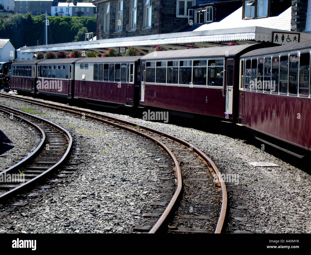 Train arrival hi-res stock photography and images - Alamy