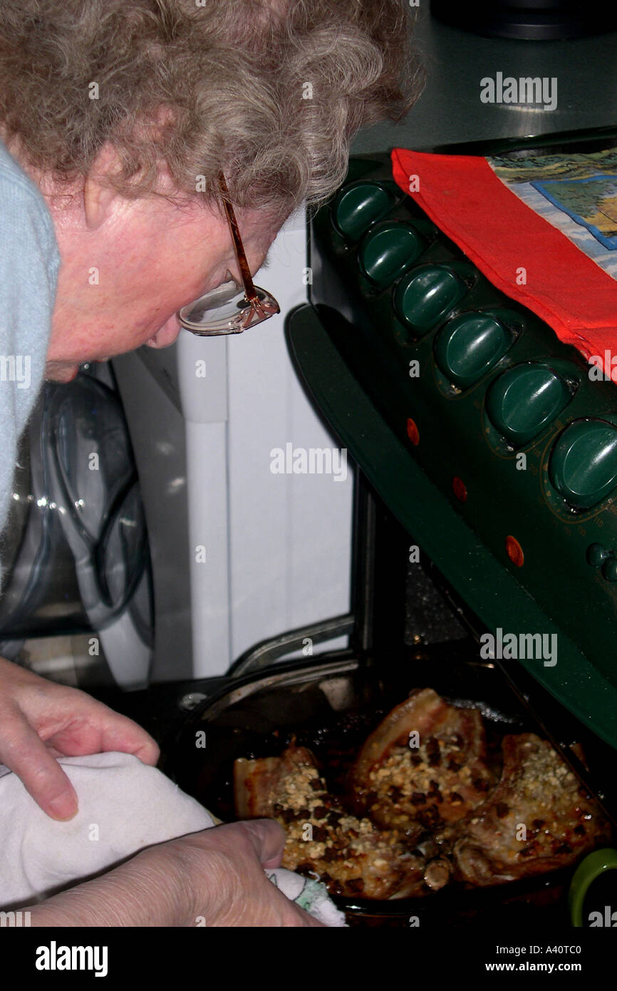 Family struggling food hi-res stock photography and images - Alamy