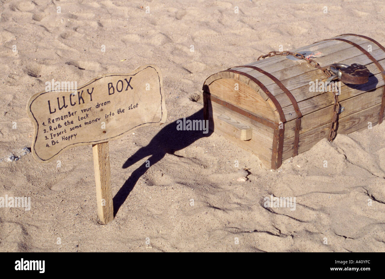A treasure chest on the beach Stock Photo - Alamy