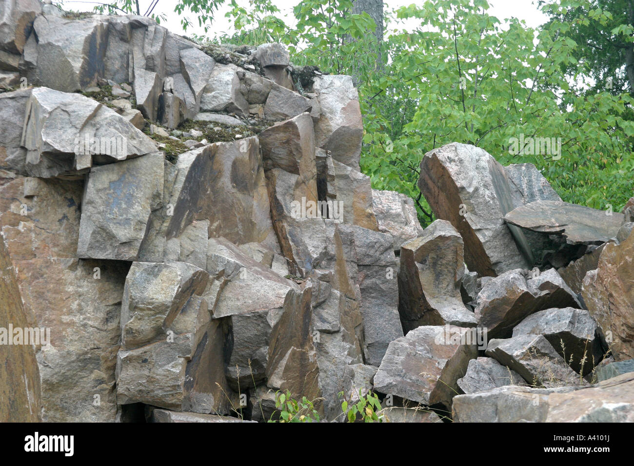 jagged rock boulders forning interesting shapes Stock Photo - Alamy