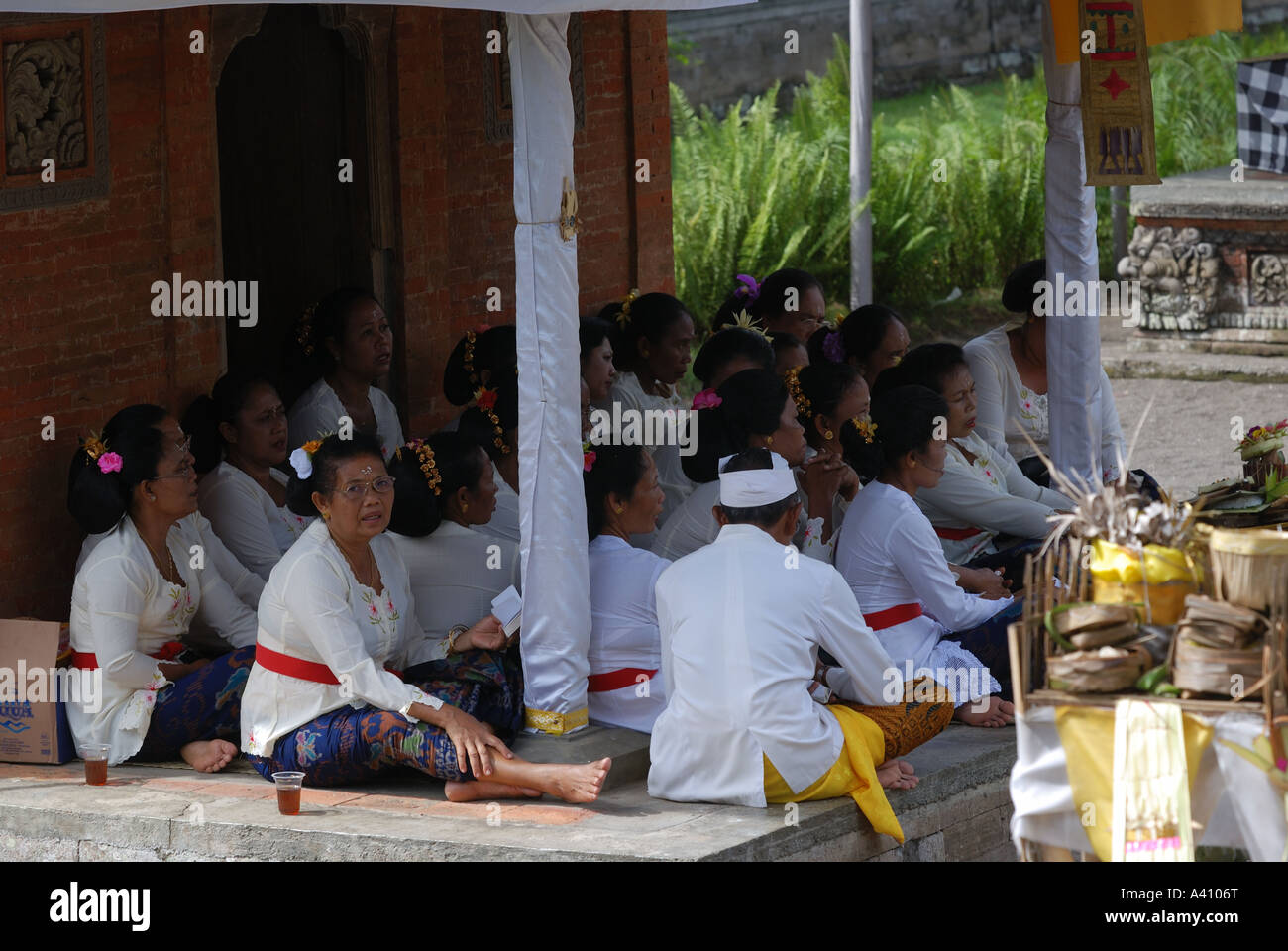 Mengwi royal temple religion hindu prayers tradition asia hi-res stock ...