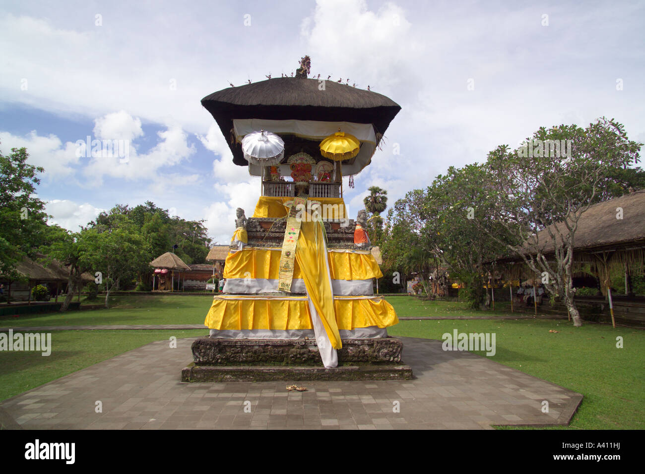 Badama sana mengwi royal temple religion hindu prayers tradition hi-res ...