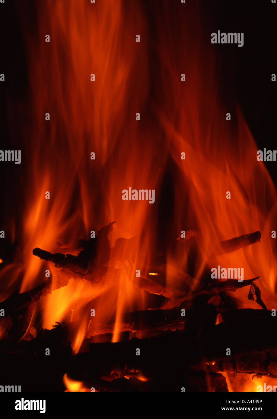 Log fire glowing in open hi-res stock photography and images - Alamy