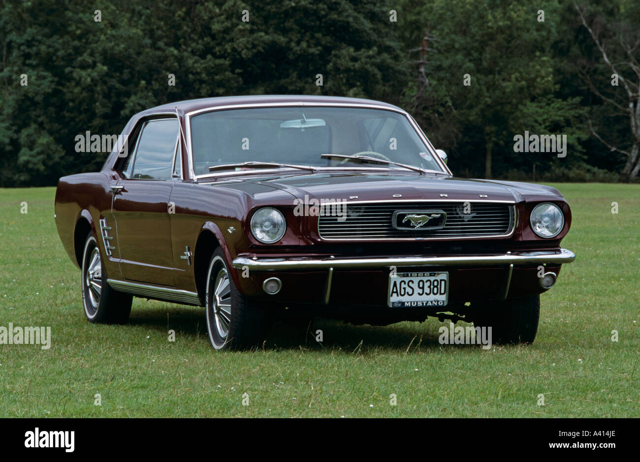 Ford mustang hardtop hi-res stock photography and images - Alamy