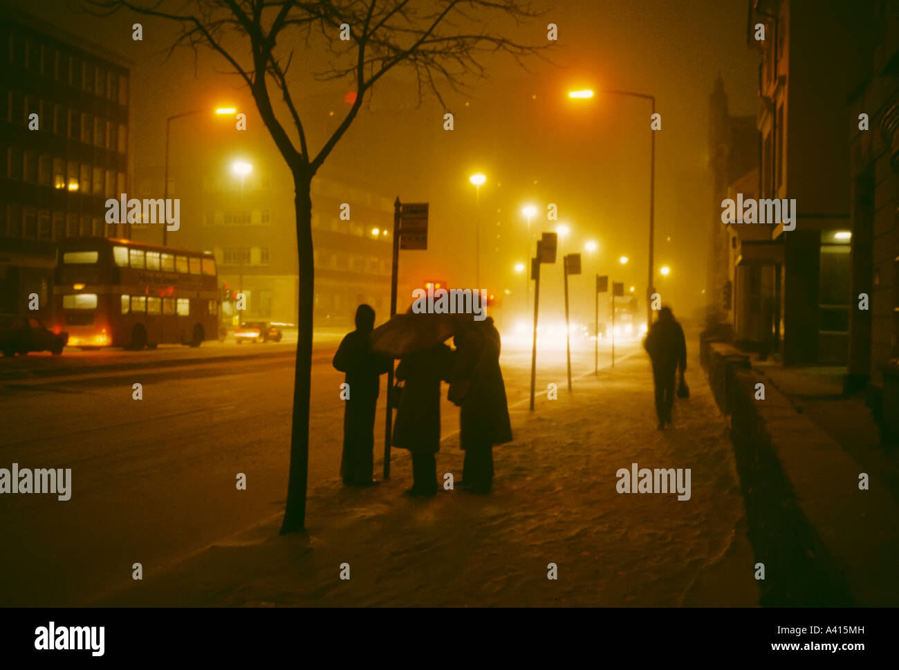 Foggy night bus stop hi-res stock photography and images - Alamy