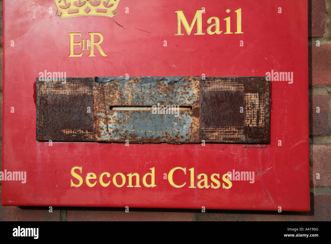 royal mail posting box closed Stock Photo - Alamy