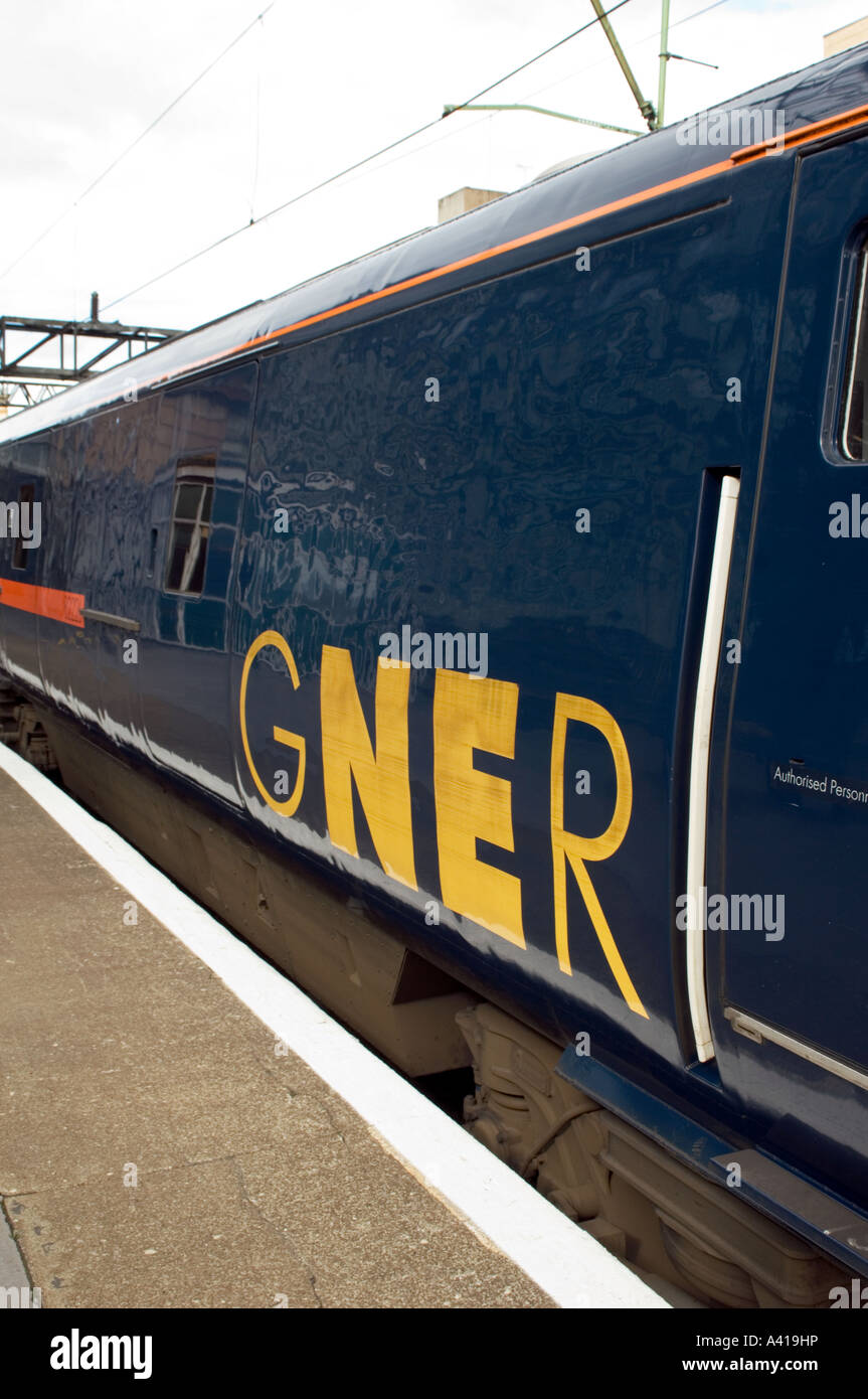 A GNER Flying Scotsman Train the R2427A Mallard at Glasgow Central ...
