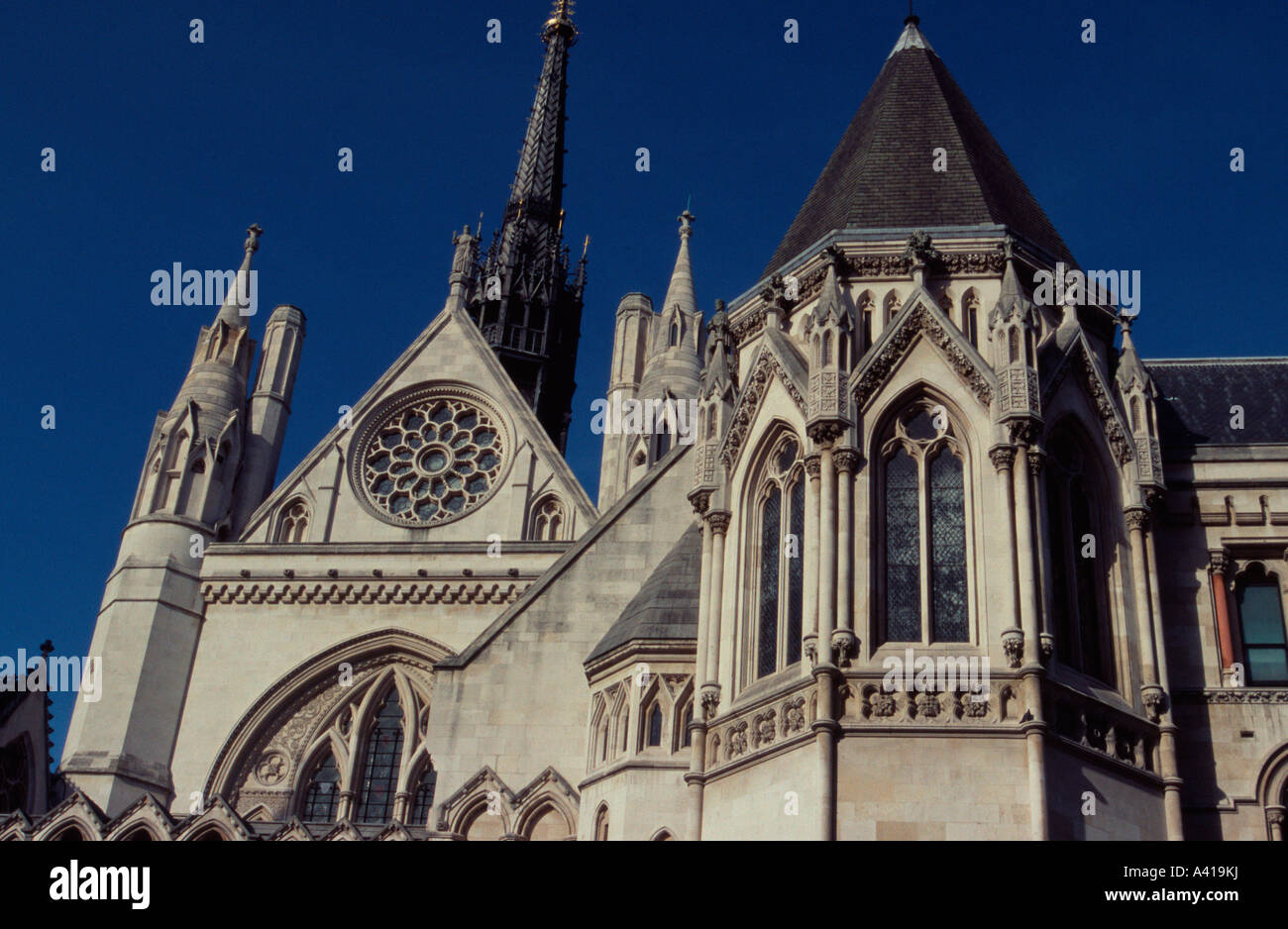 Royal Courts of Justice, The Strand, London WC2 Stock Photo - Alamy
