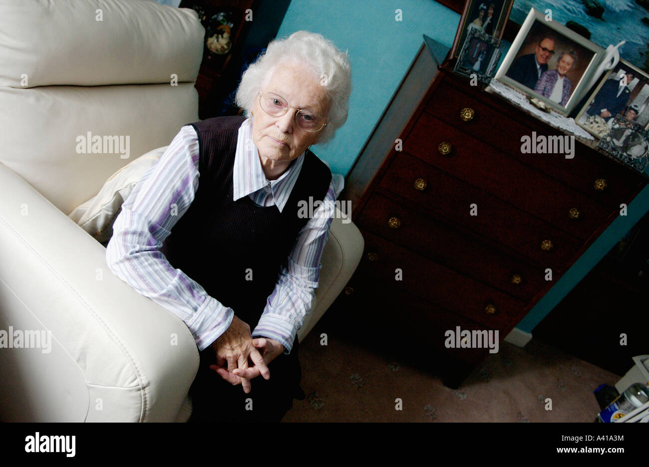Sheila Lewis her daughter Sharon aged 9 died in the disaster when 144 ...