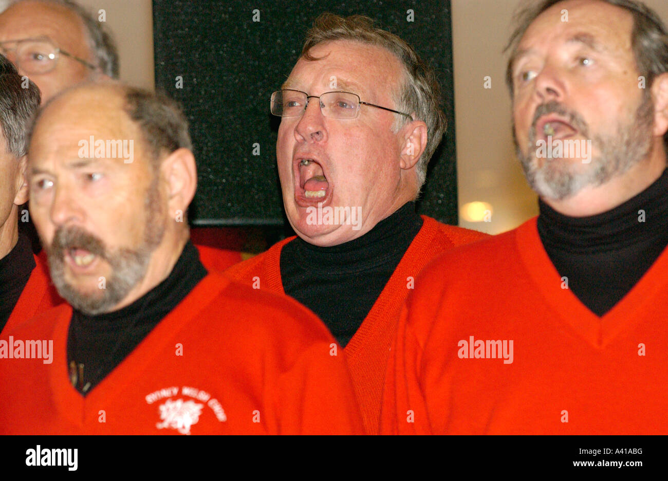 Australian male singers hi-res stock photography and images - Alamy