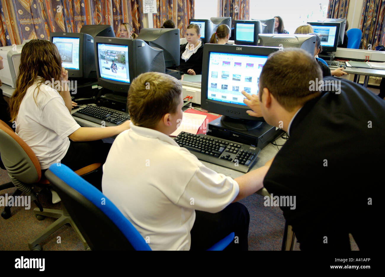 Teaching teenagers uk classroom hi-res stock photography and images - Alamy