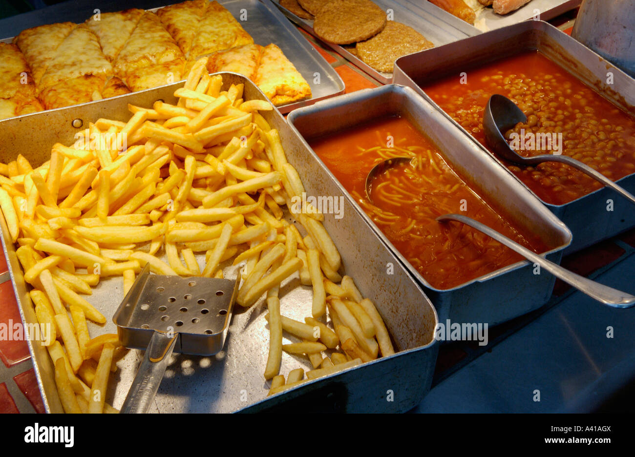 Serving hot school dinners in hi-res stock photography and images - Alamy