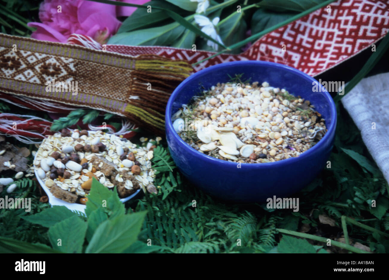 Offering tribute hi-res stock photography and images - Alamy