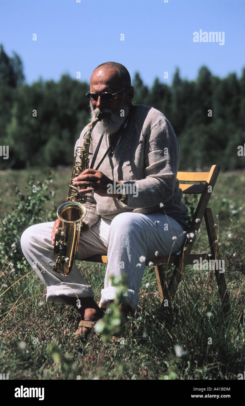 Man playing sax hi-res stock photography and images - Alamy