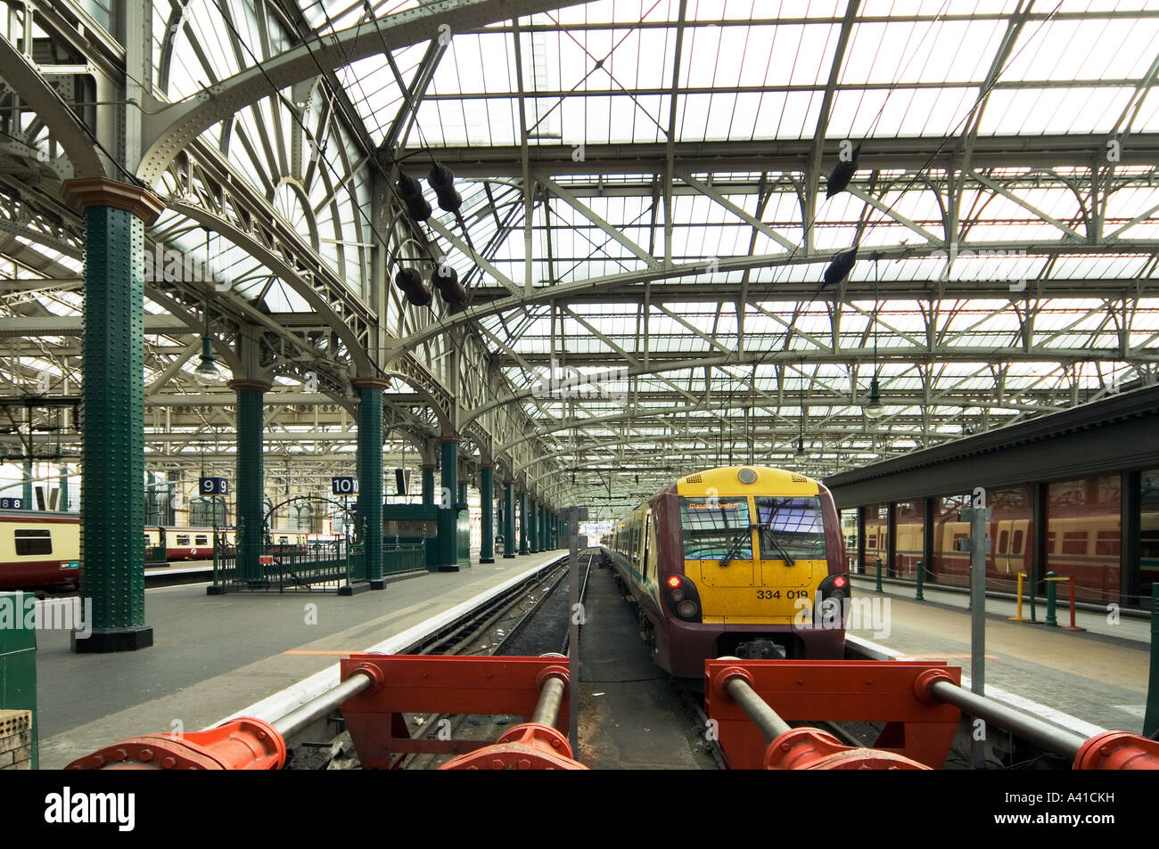 Class 334 hi-res stock photography and images - Alamy