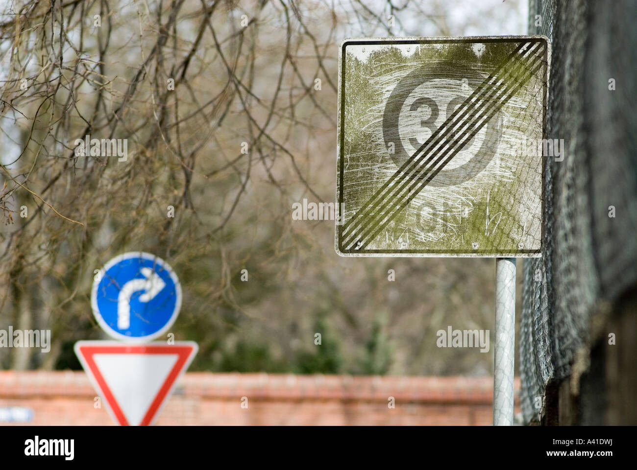 End of speed limit sign hi-res stock photography and images - Alamy