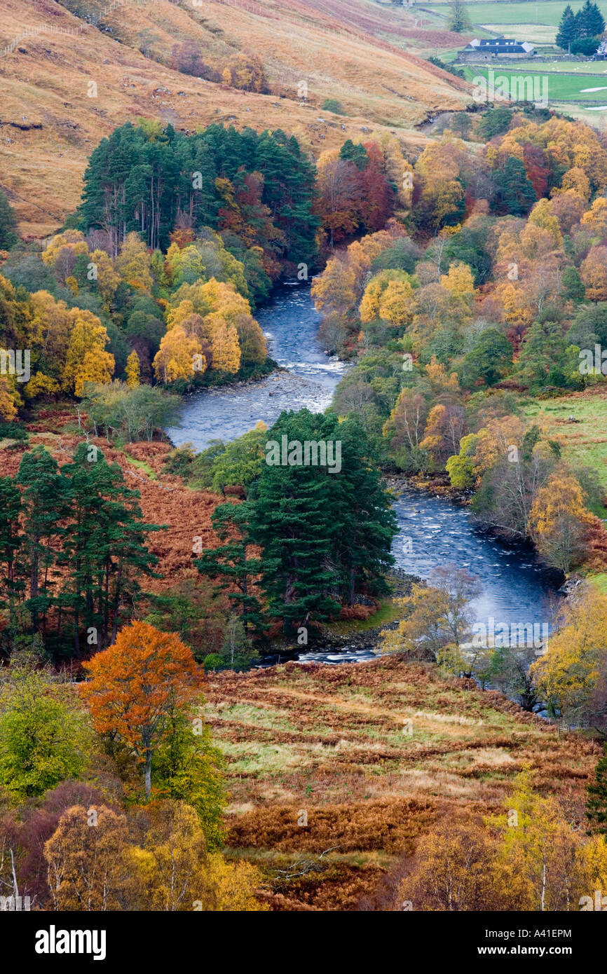 Scenic river and fall color hi-res stock photography and images - Alamy