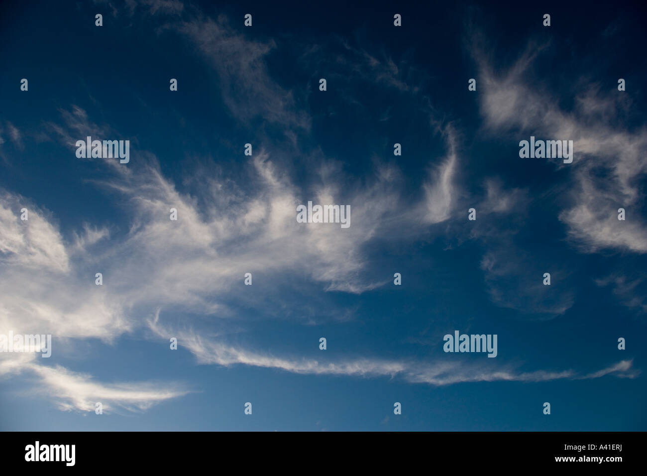 Cirrus cloud formation Stock Photo - Alamy
