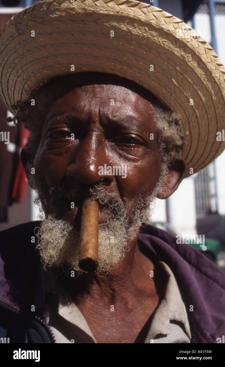 Old Cuban man with cigar Stock Photo - Alamy