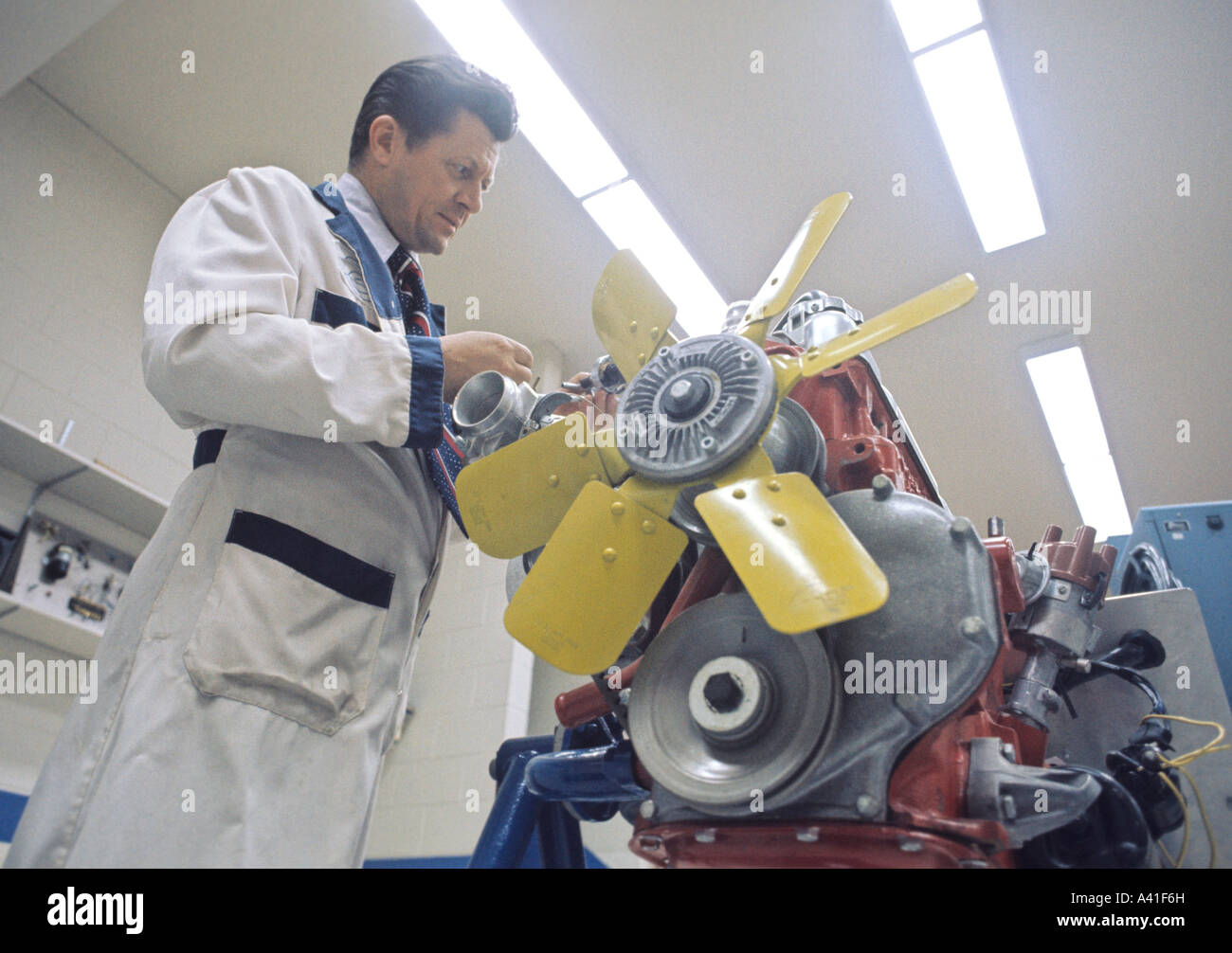 technician working on car engine Stock Photo - Alamy
