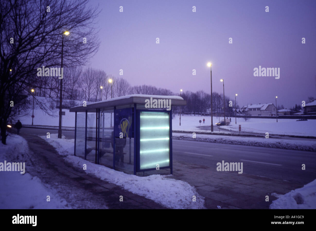 A bus stop desolate hi-res stock photography and images - Alamy