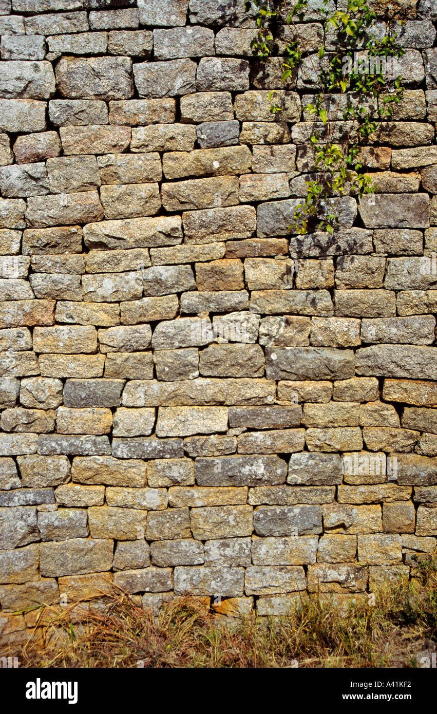 Wall showing craftmanship of building at Great Zimbabwe World Heritage ...