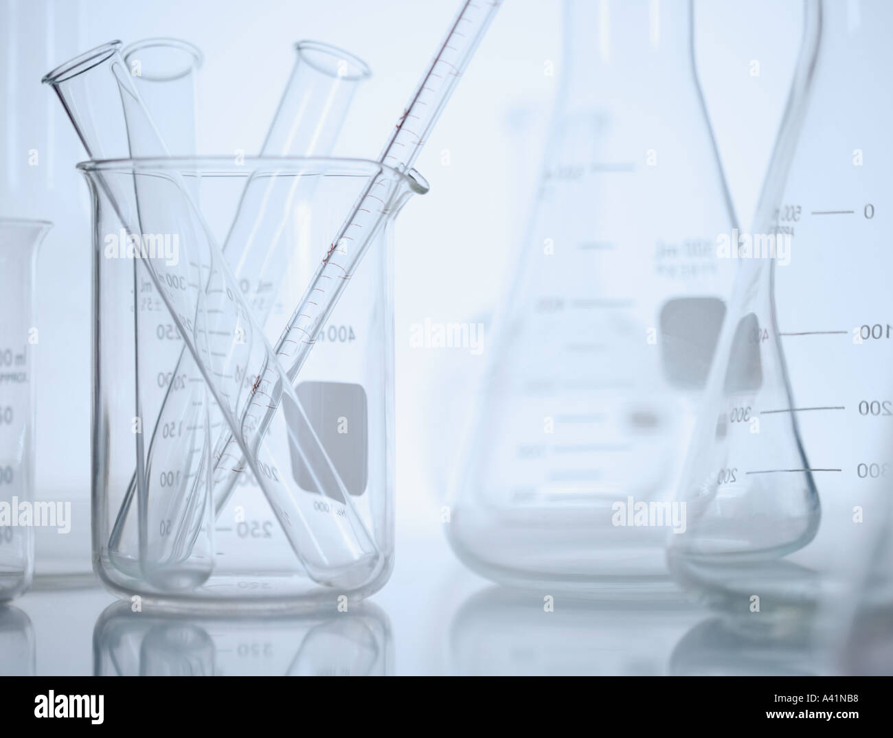 Chemical reaction beakers hi-res stock photography and images - Alamy