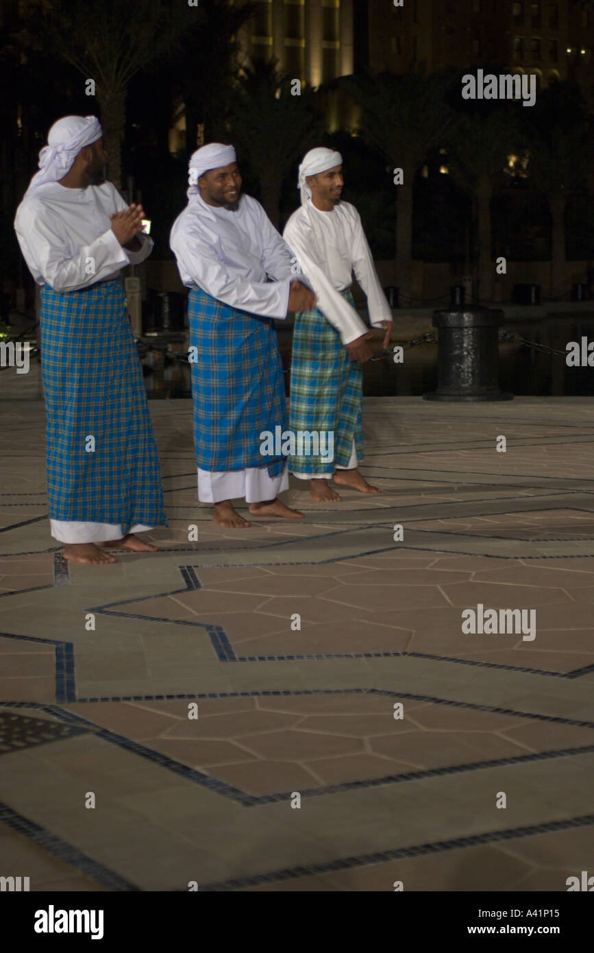 Arab folk dance hi-res stock photography and images - Alamy