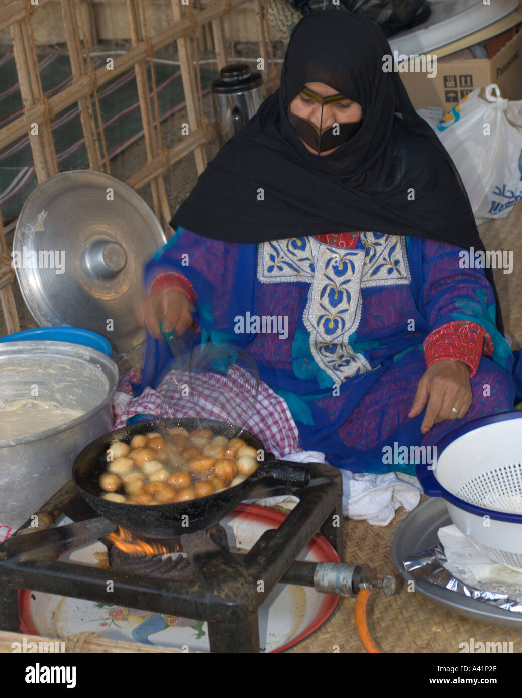 Moslim woman hi-res stock photography and images - Alamy