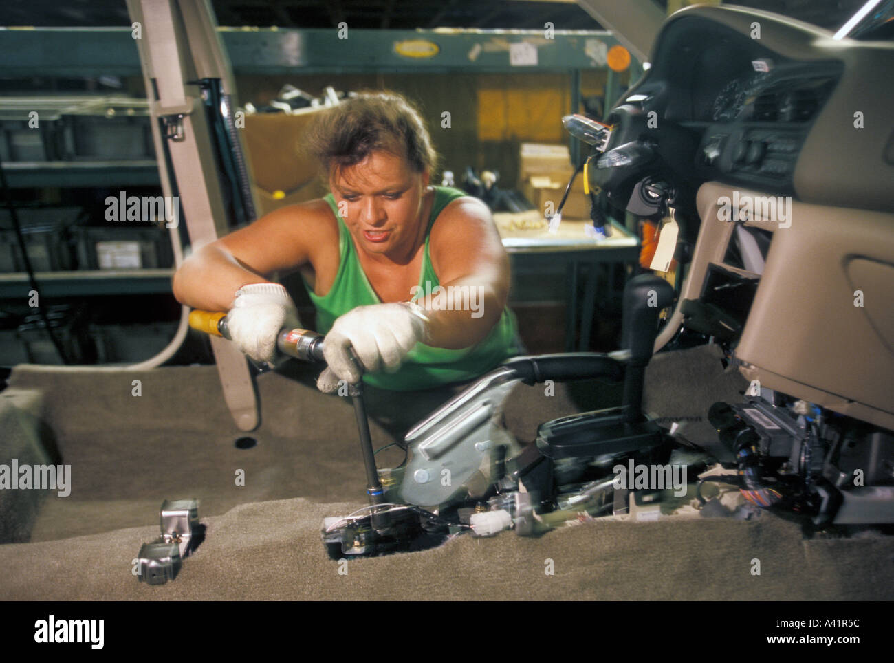 Auto workers on assembly line hi-res stock photography and images - Alamy