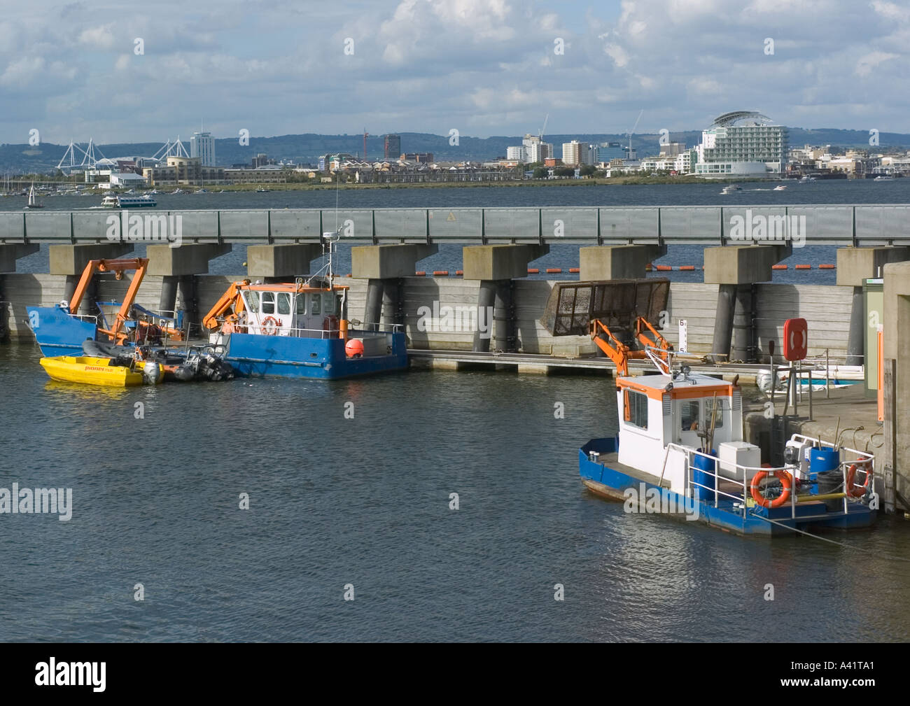 Cardiff Bay barrage Stock Photo - Alamy