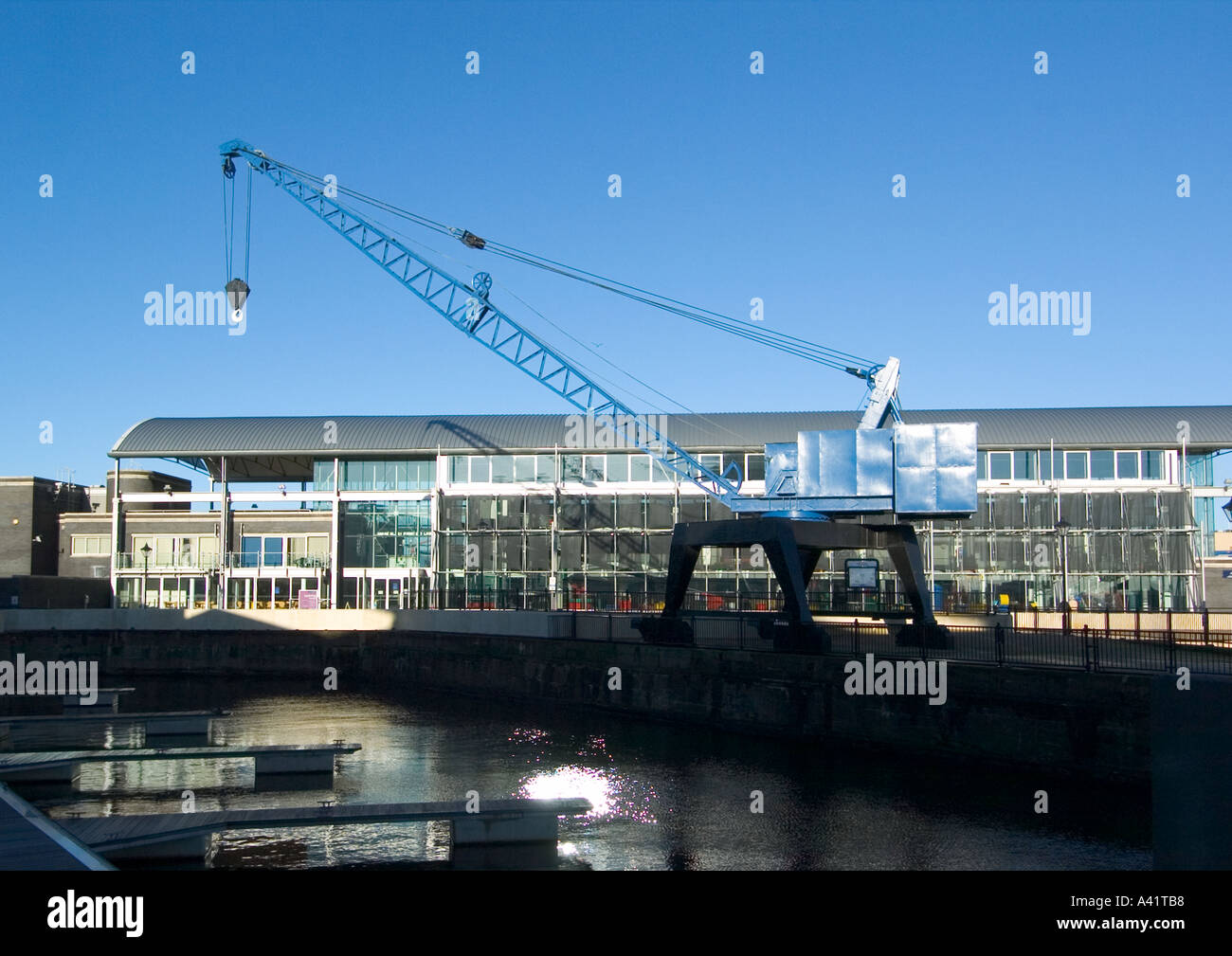 Cardiff bay crane hi-res stock photography and images - Alamy