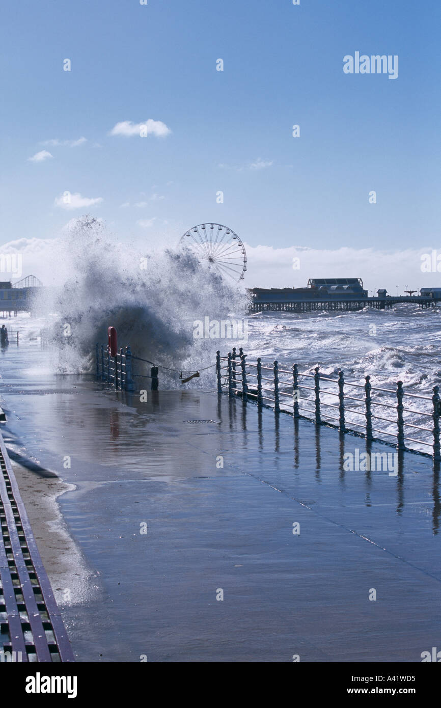 Blackpool waves seafront storm hi-res stock photography and images - Alamy
