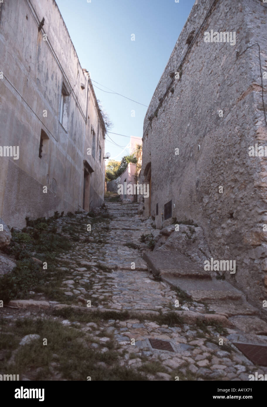 Italian rural path Stock Photo - Alamy