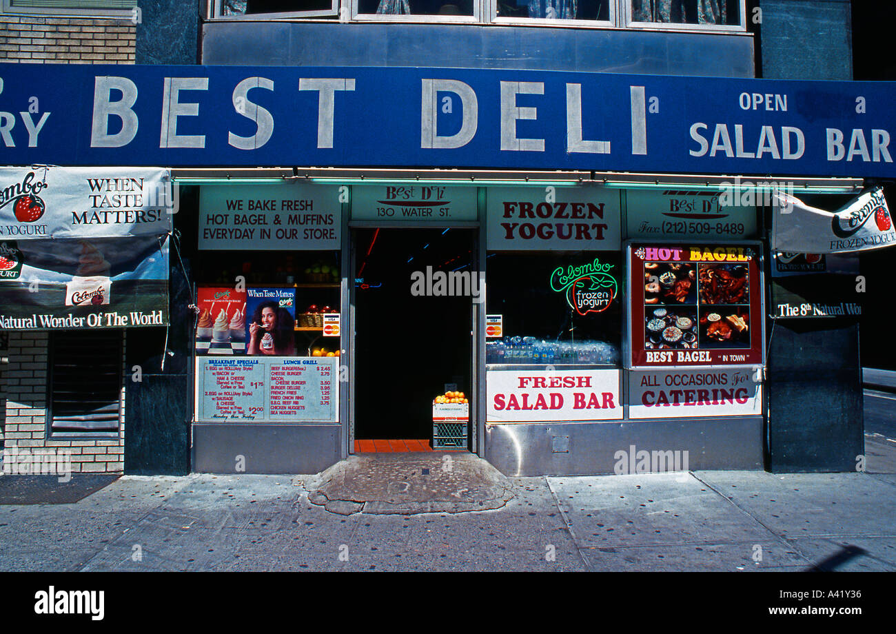 DELI STORE FRONT IN MANHATTEN Stock Photo - Alamy