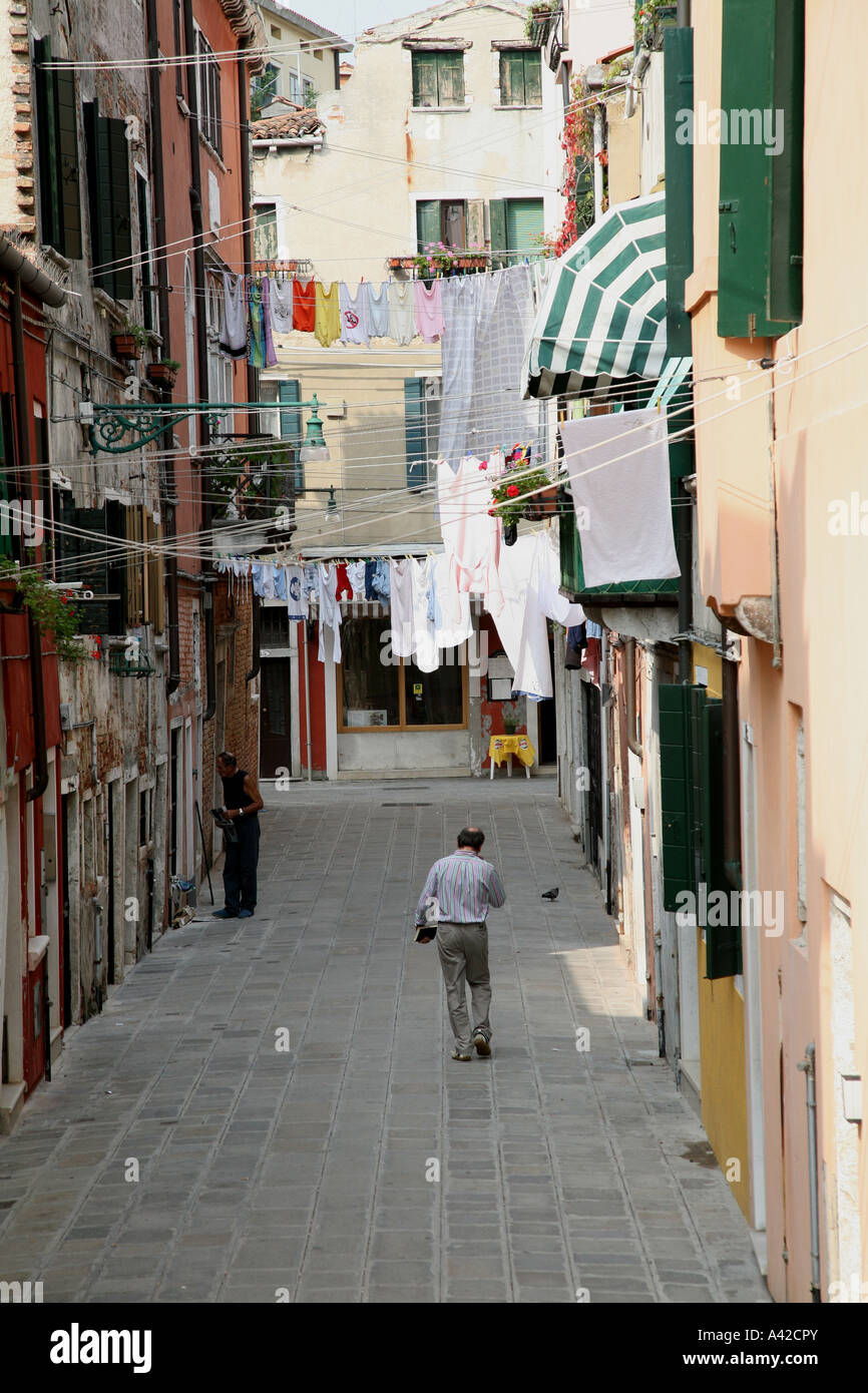 Outdoor laundry on line drying in Italy Venice Stock Photo - Alamy