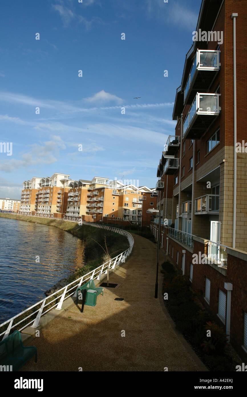 Cardiff bay pathway hi-res stock photography and images - Alamy