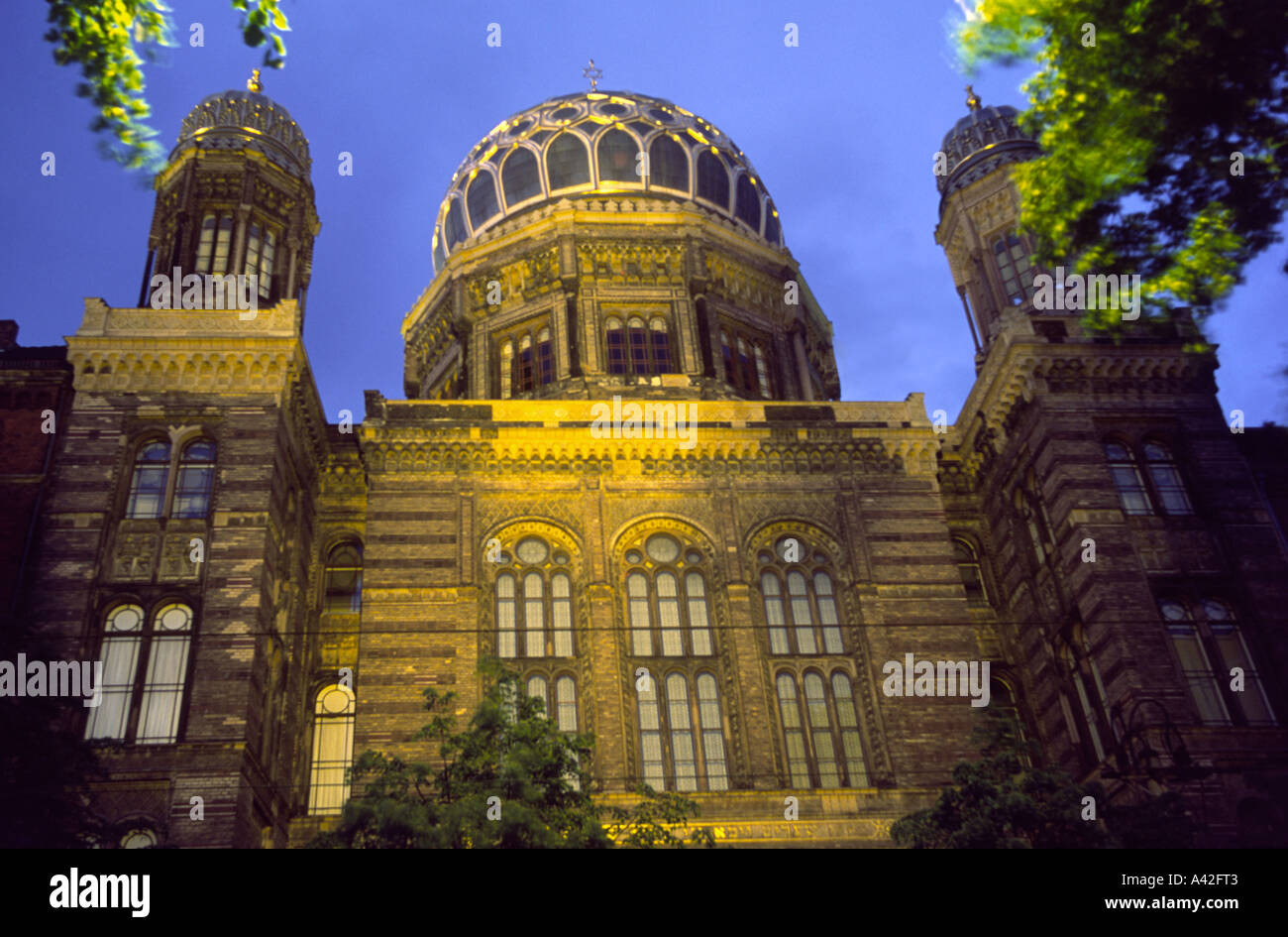 Berlin Jewish Synagogue Oranienburgerstreet at dawn Stock Photo - Alamy