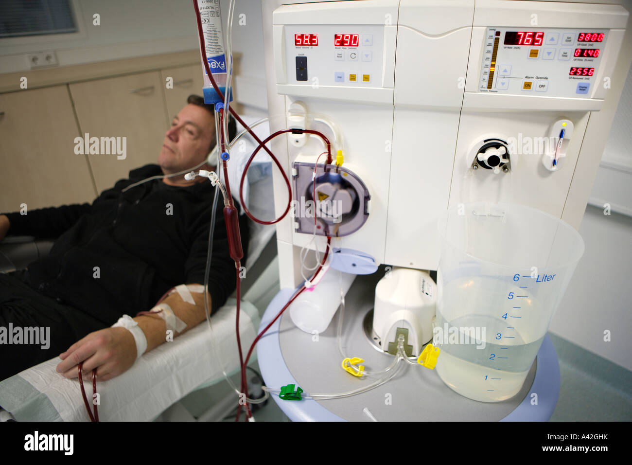 Patient during his dialysis in the dialysis centre in the Dominikus ...