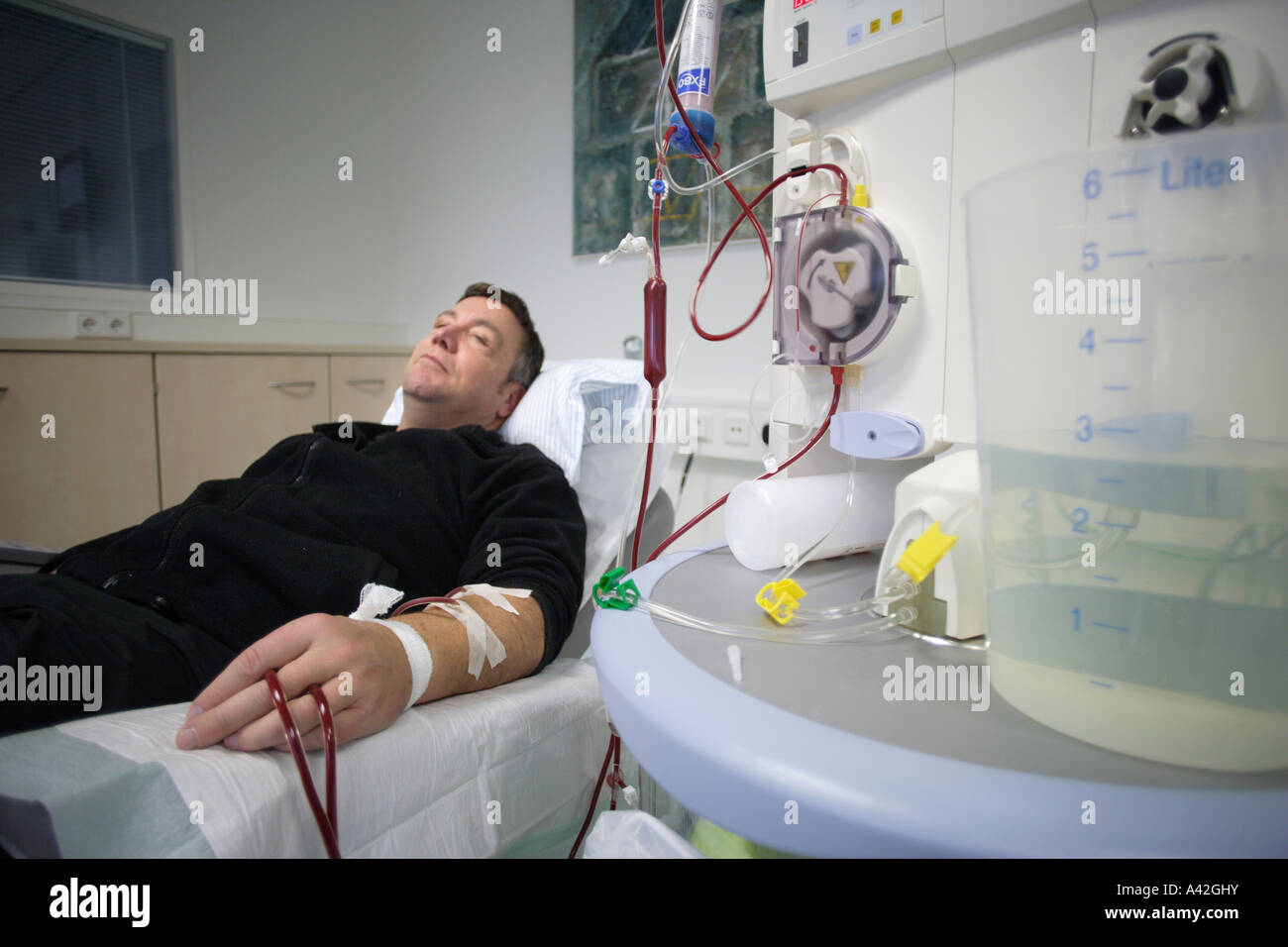 Dialysis patient hi-res stock photography and images - Alamy