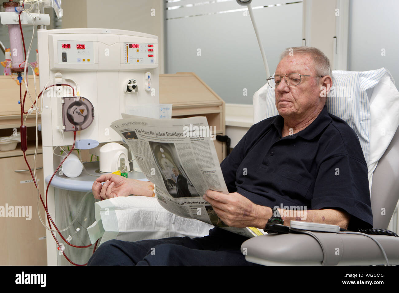 Patient during his dialysis in the dialysis centre in the Dominikus ...