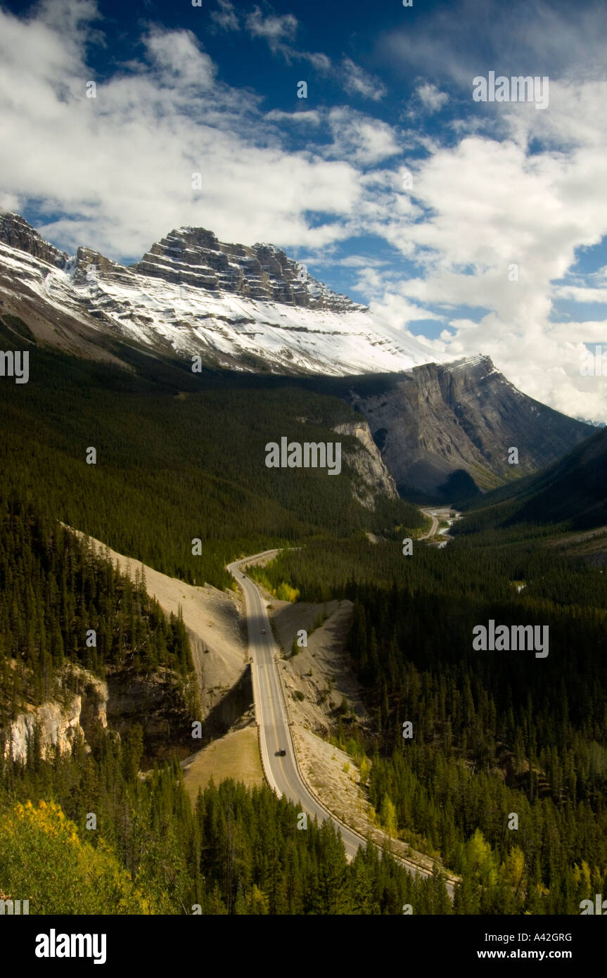 Icefields Parkway from Big bend viewpoint, Banff National Park, Alberta ...